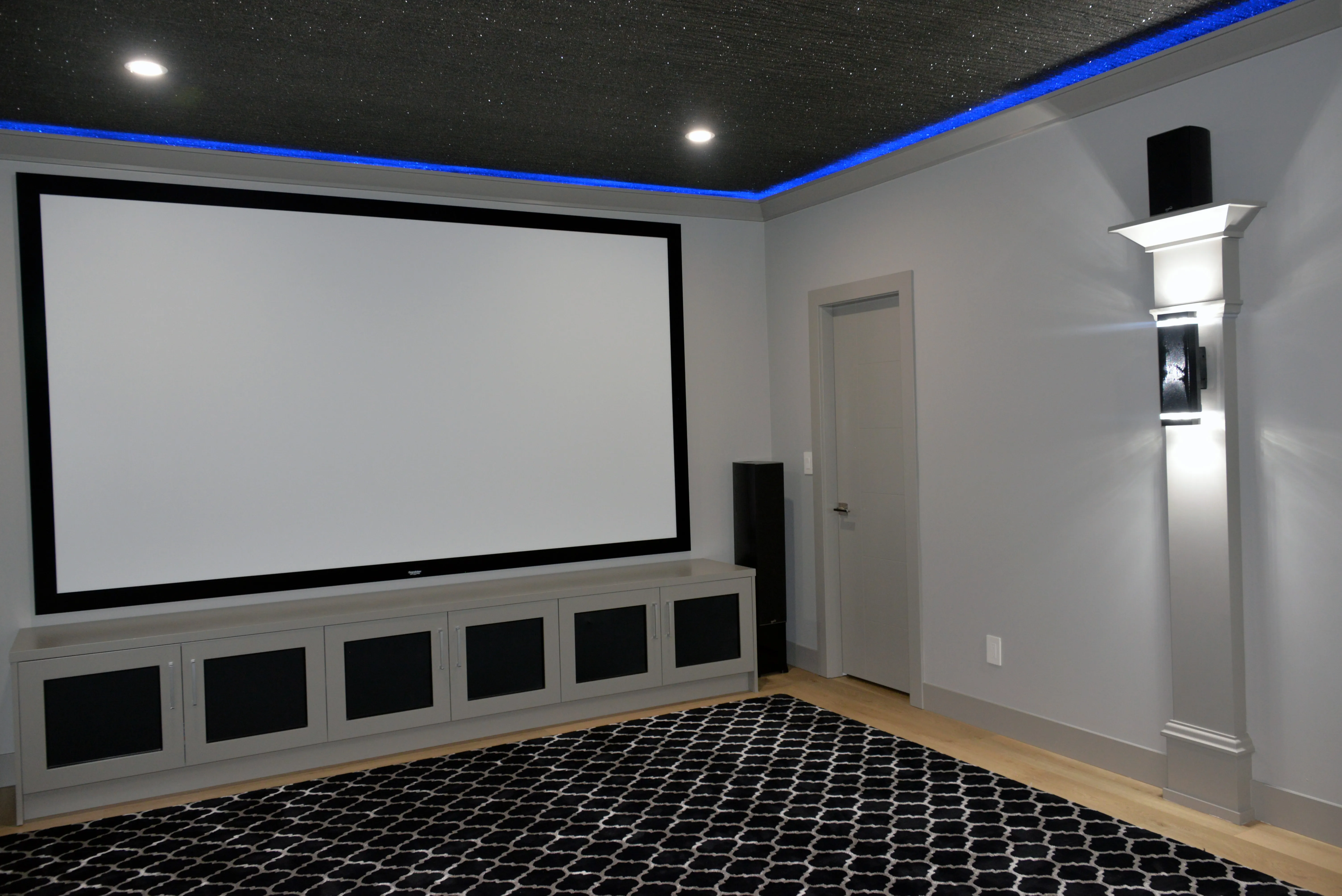 Theatre: Classic Custom Kitchens